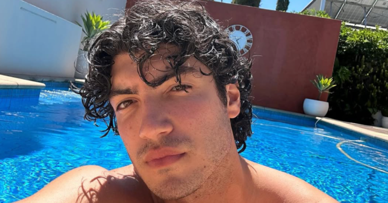 Evidence Zach's brother Charlie is returning to Love Island USA